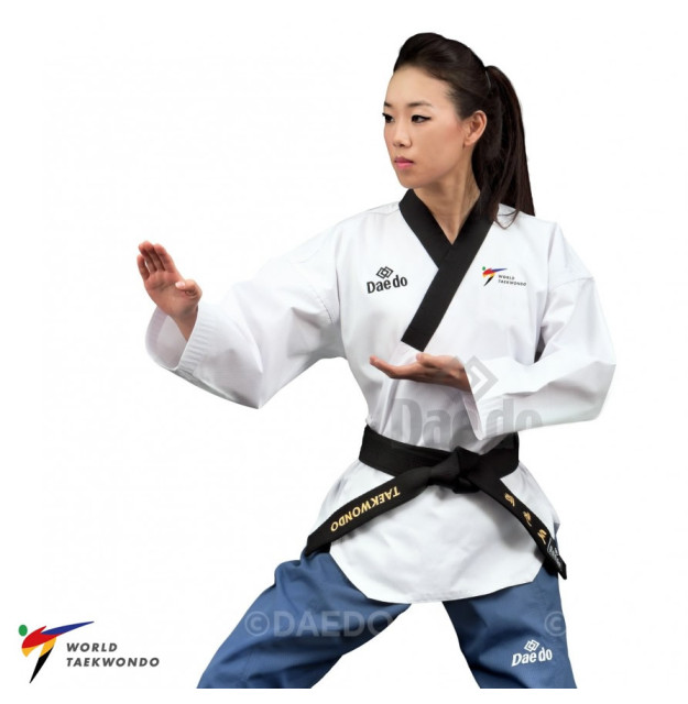 Dobok New Poomsae Daedo Feminino Aprovado WT | Clube da Luta Shop