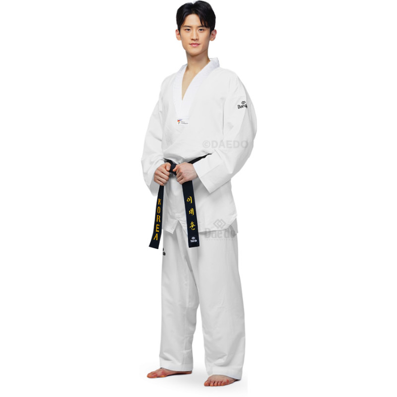 Dobok Daedo Ultra Gola Branca Aprovado WT | Clube da Luta Shop