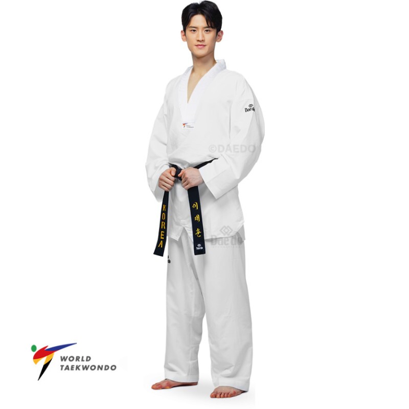 Dobok Daedo Ultra Gola Branca Aprovado WT | Clube da Luta Shop